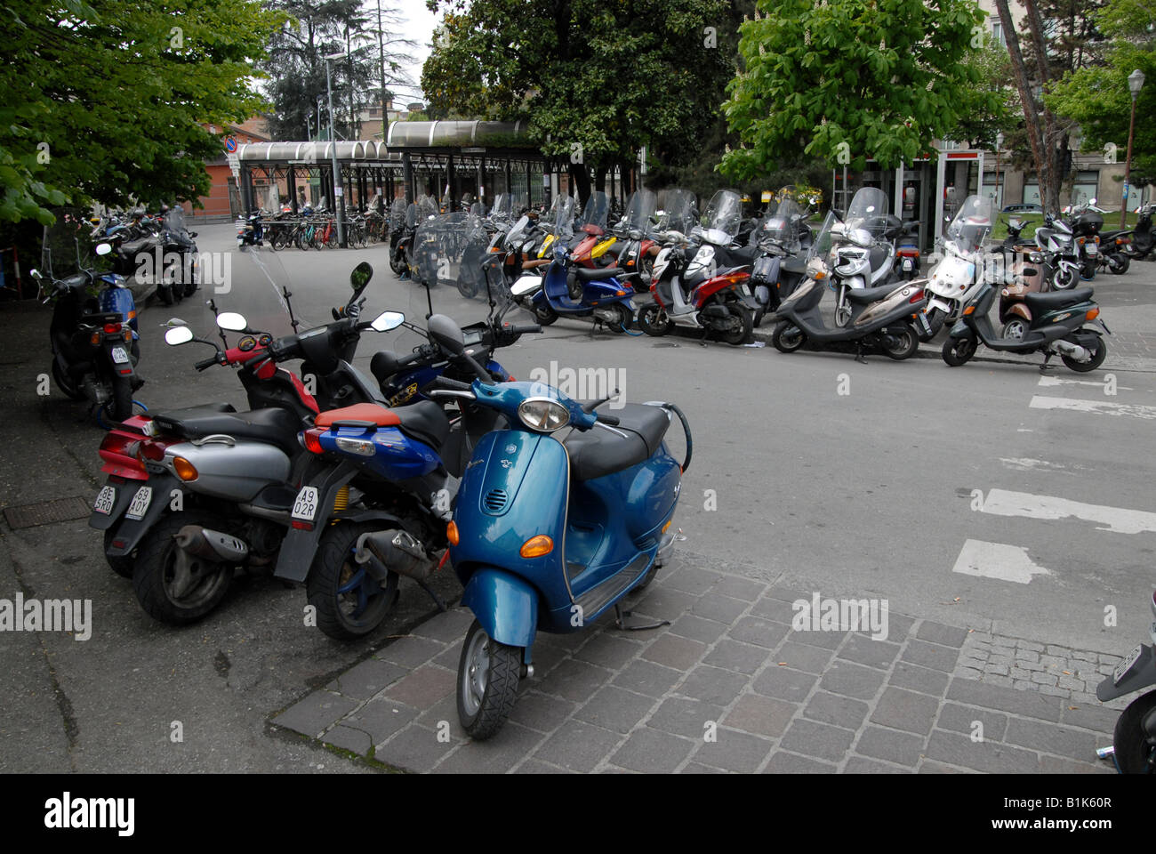Italian mopeds hi-res stock photography and images - Alamy