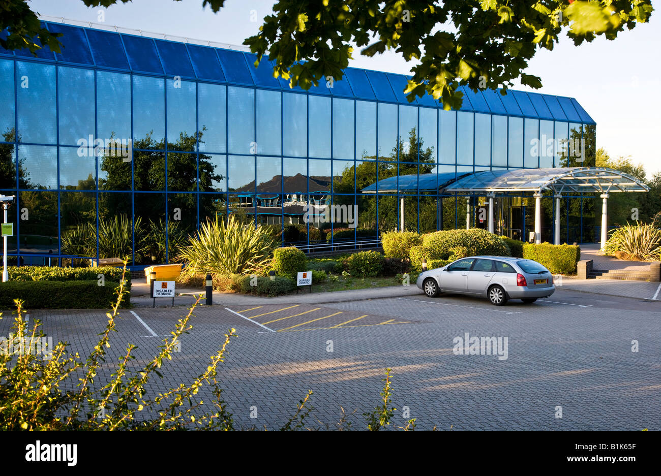 Front entrance to Cable & Wireless office building at Windmill Hill ...