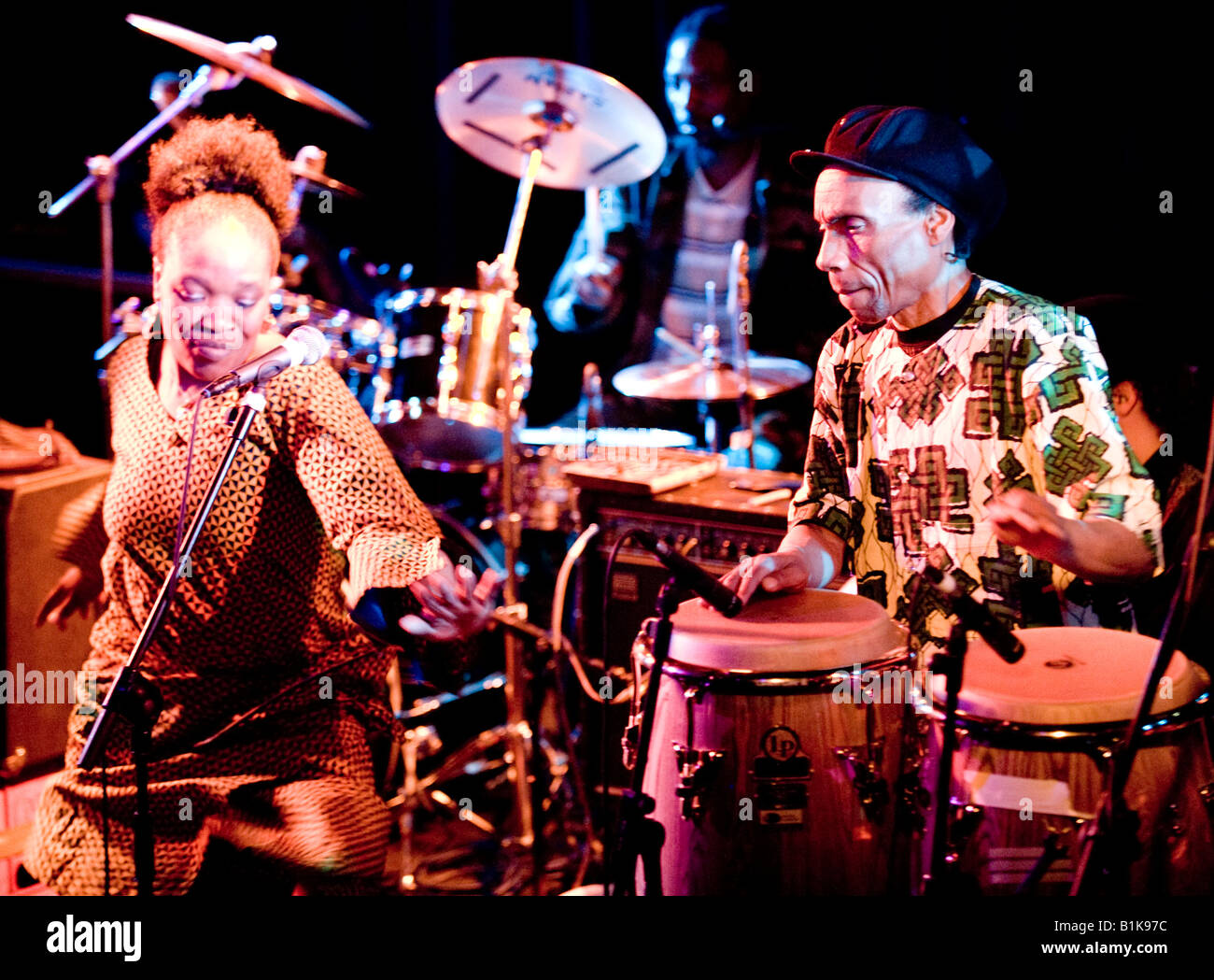 legions of zimbabwe female singer Stock Photo - Alamy