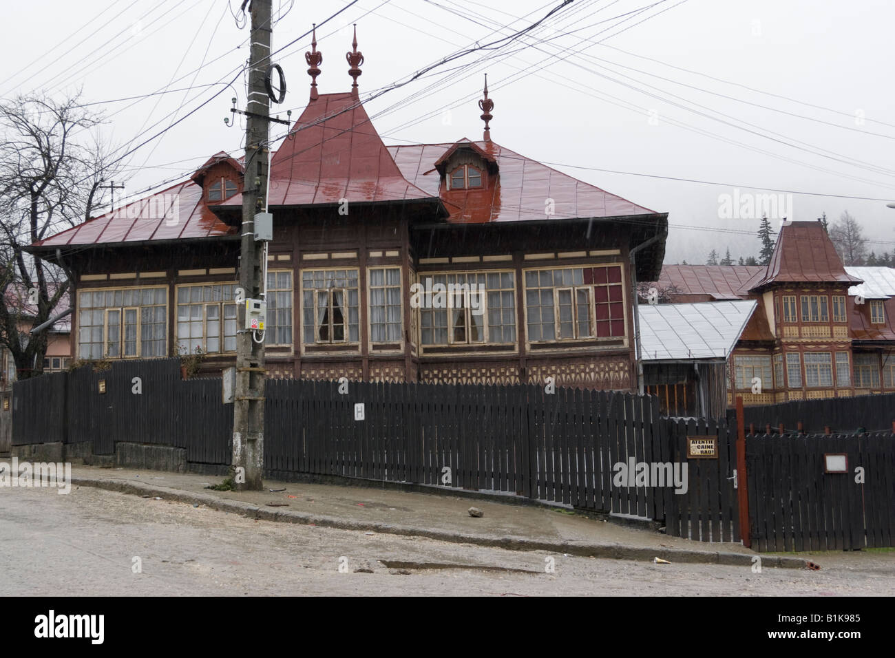 Traditional Romanian House Busteni Romania Stock Photo - Alamy