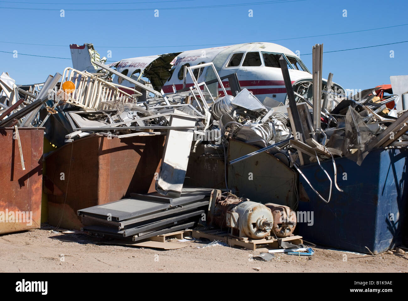 Airplane junkyard hi-res stock photography and images - Alamy