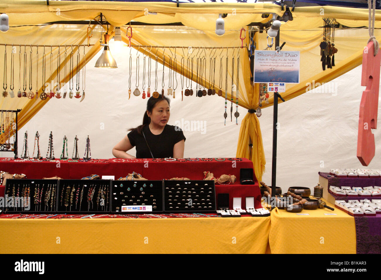 Jewellery market stall hi-res stock photography and images - Alamy