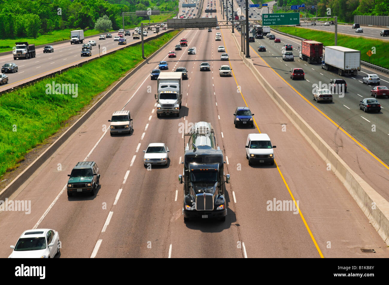 Busy multi lane highway in a big city Stock Photo - Alamy