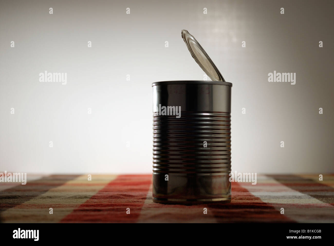 An empty can on the dinner table Stock Photo - Alamy