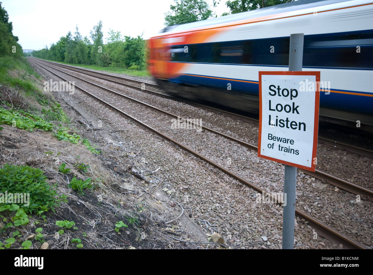 Private train crossing sign hi-res stock photography and images - Alamy