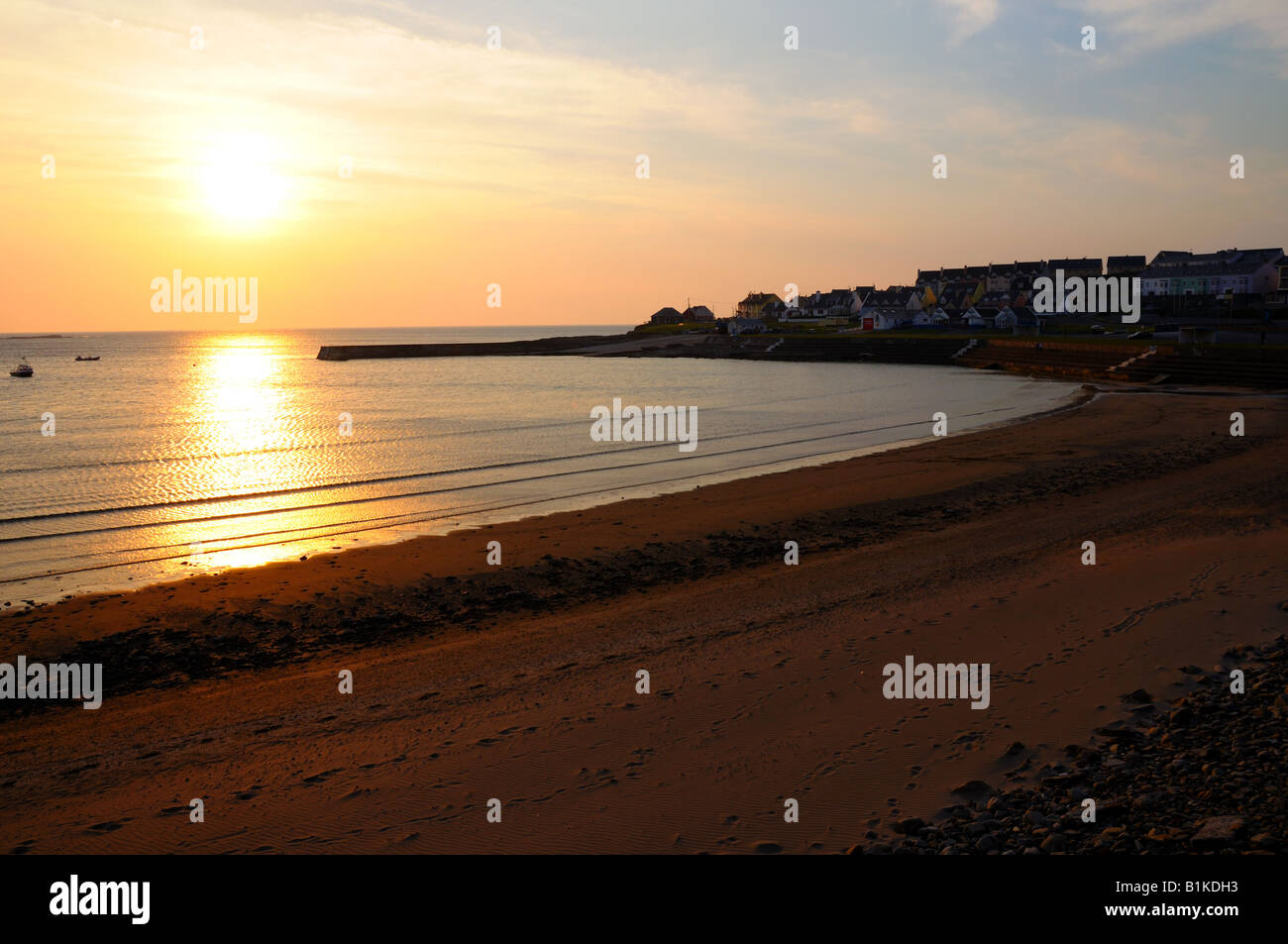 Kilkee beach hi-res stock photography and images - Alamy
