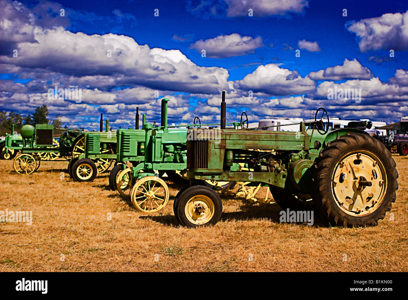 Tractors display group line hi-res stock photography and images - Alamy