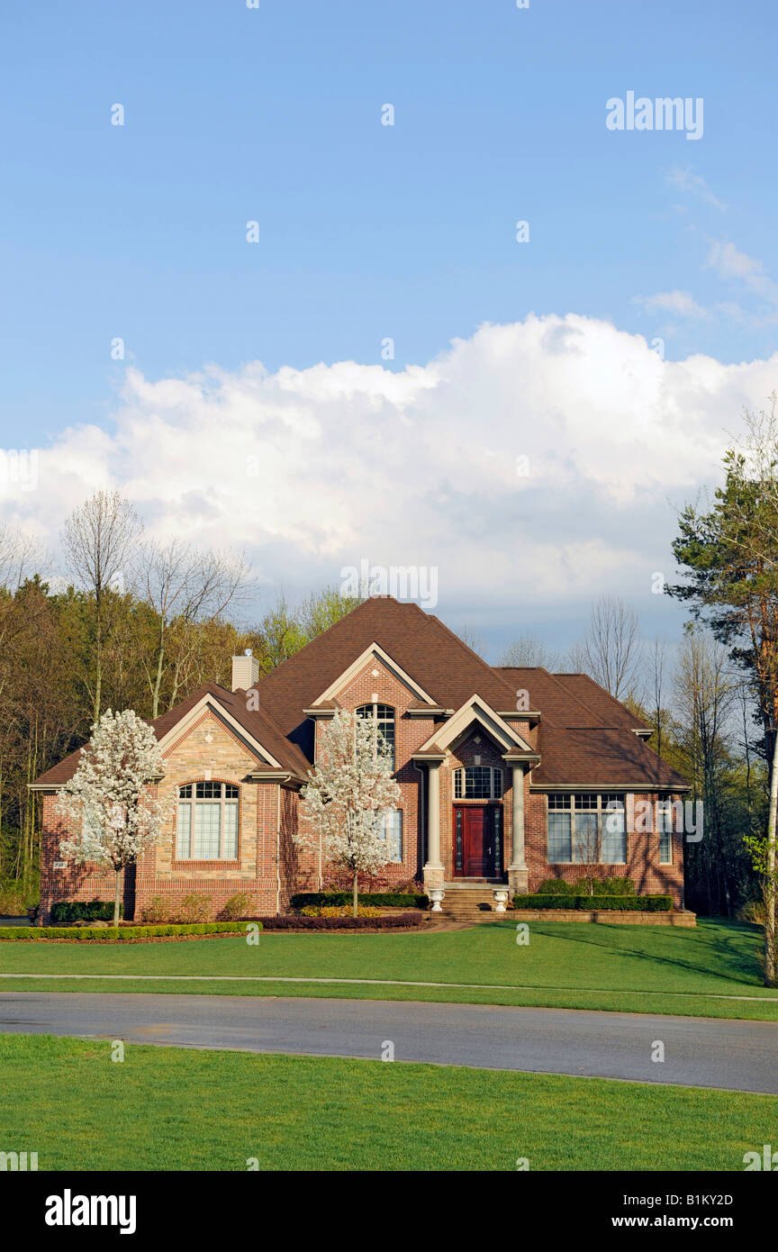 Middle Class Houses High Resolution Stock Photography and Images - Alamy