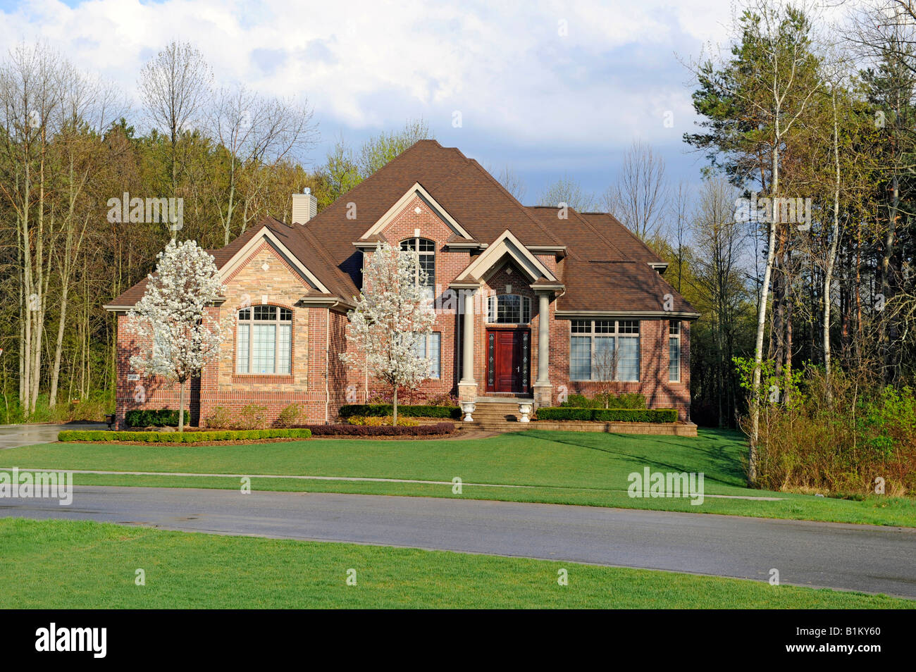 Middle Class Neighborhood Stock Photos & Middle Class Neighborhood ...