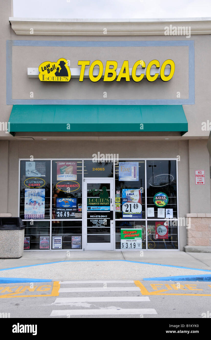 Tobacco storefront in a shopping mall Stock Photo - Alamy
