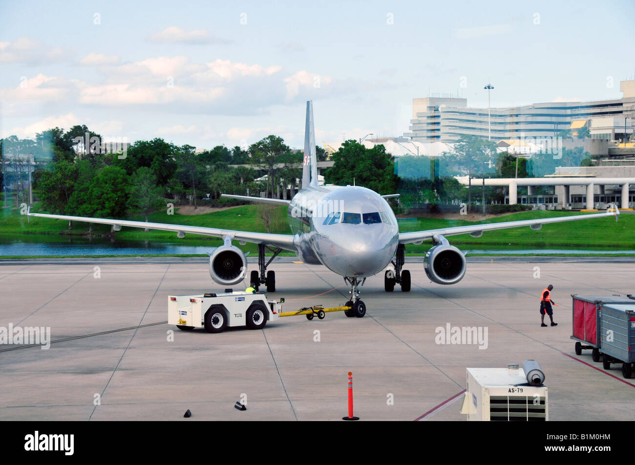 Spirit jet aircraft airliner departs Orlando International Airport ...