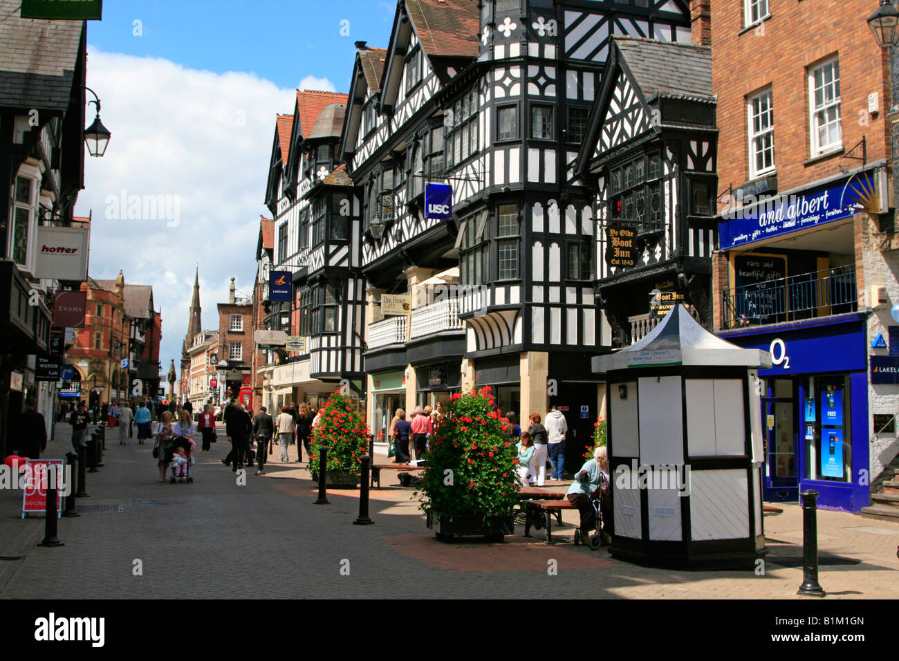 city of chester, town centre shopping cheshire england uk gb Stock ...