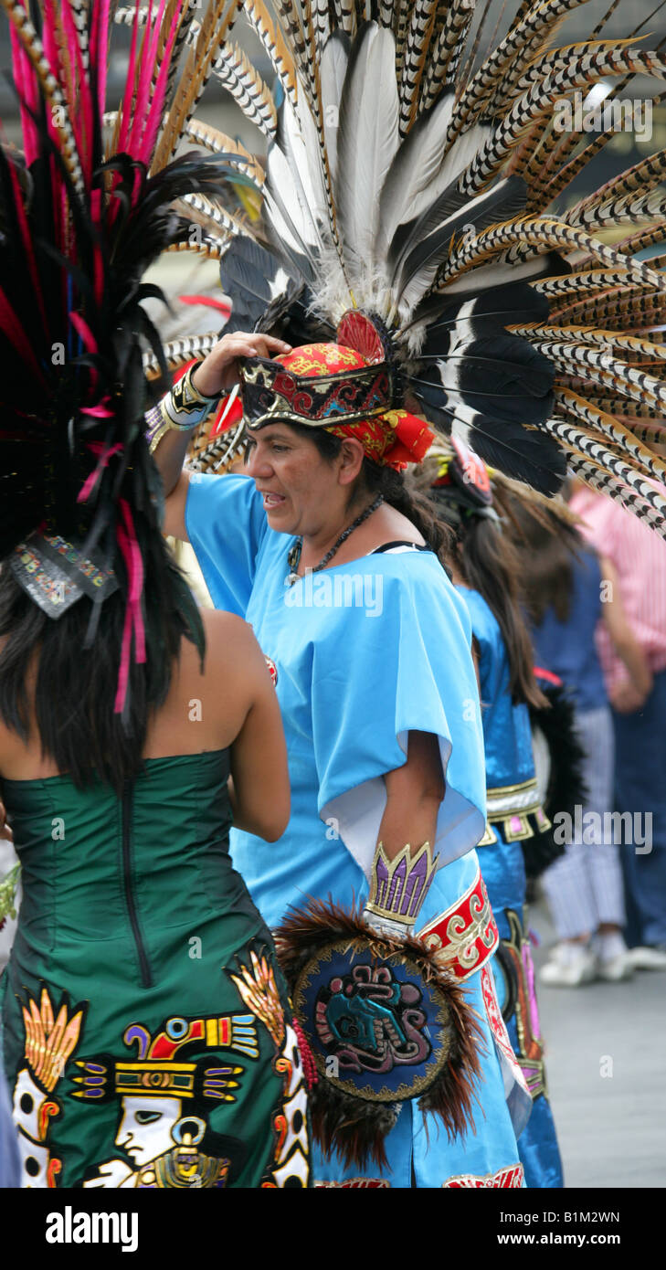 Aztec costume hi-res stock photography and images - Alamy