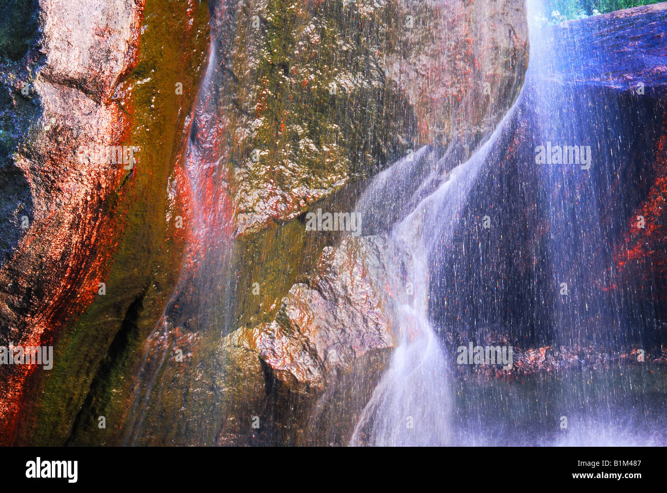 Waterfall flowing down cliff close hi-res stock photography and images ...
