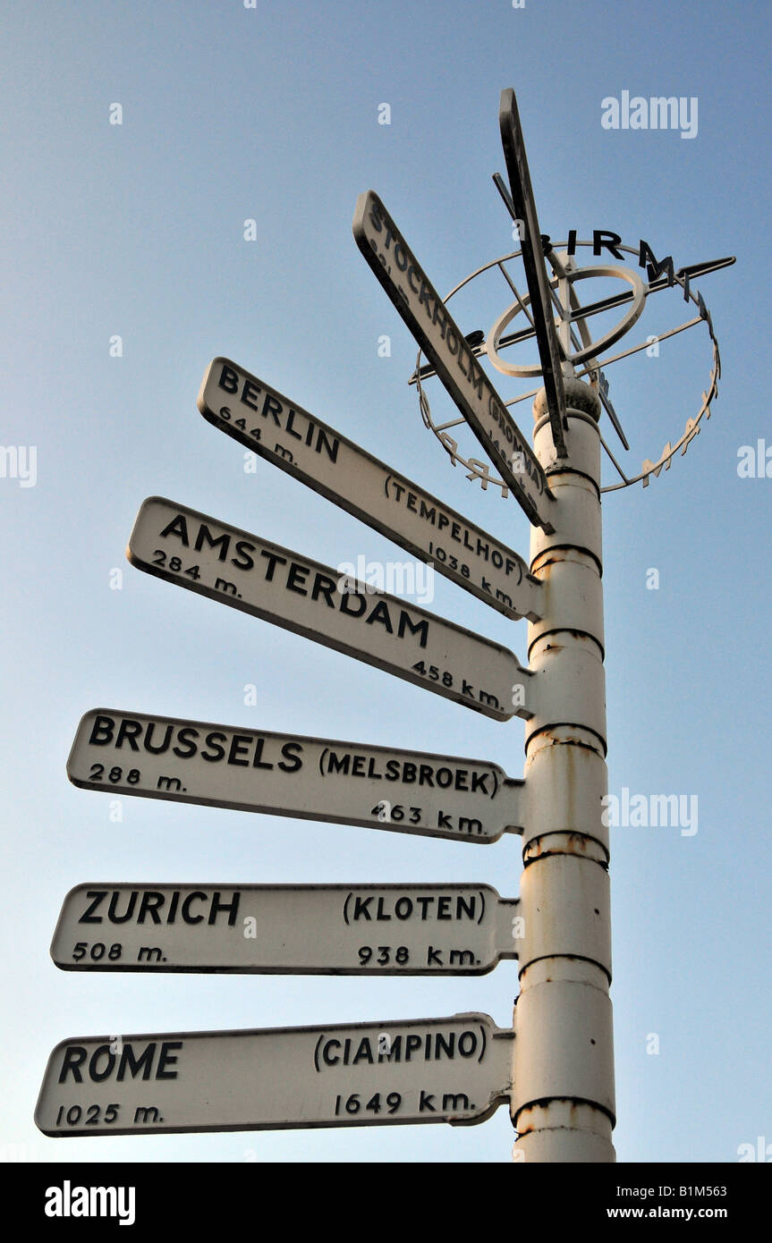 Cities destination hi-res stock photography and images - Alamy