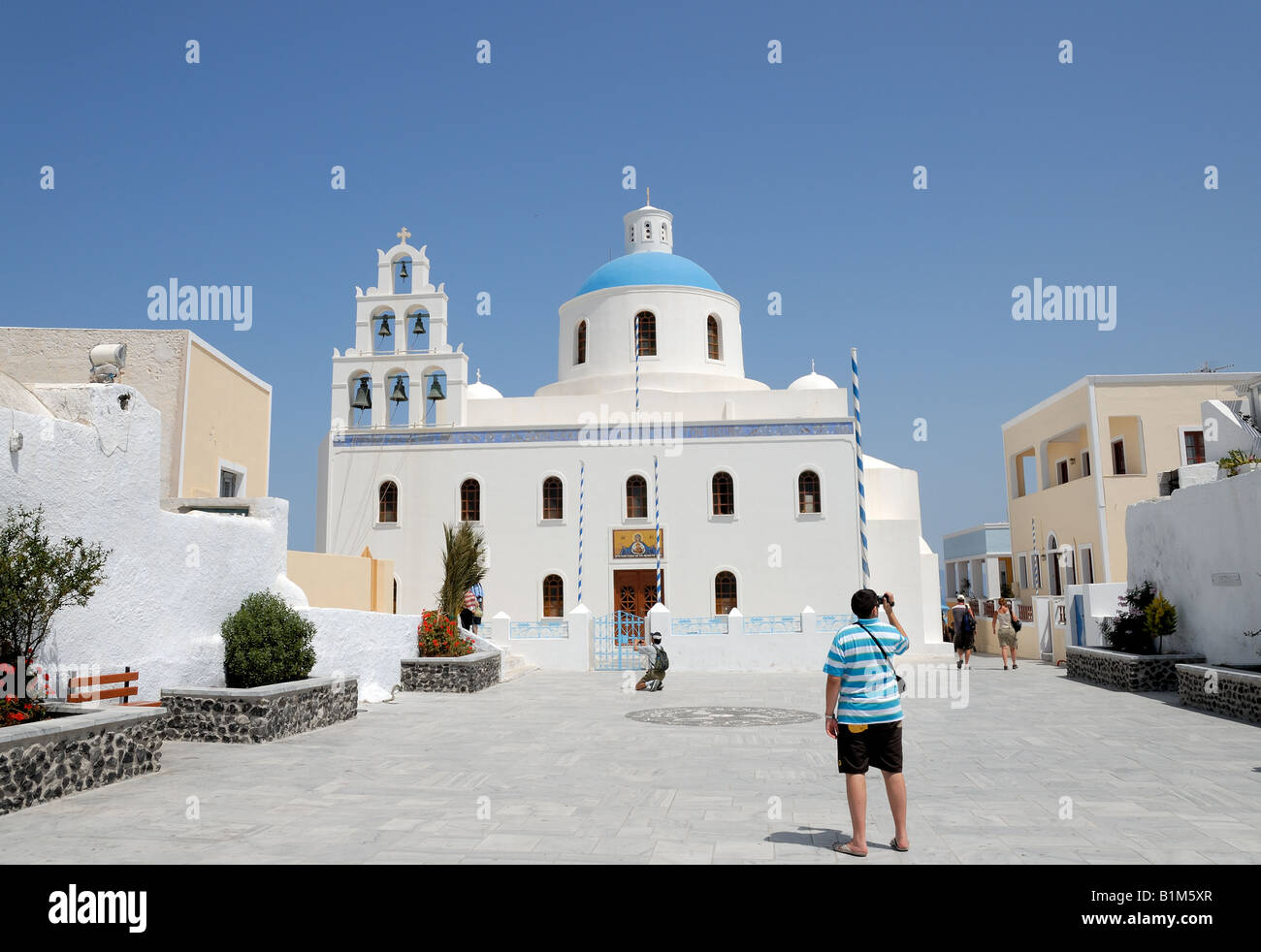 Main square in Oia, Santorini Greece Stock Photo - Alamy