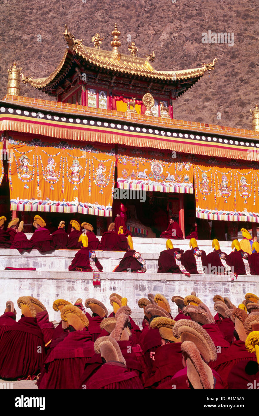 China, Tibet, Gansu province, Xiahé, Labrang monastery, Tibetan New ...