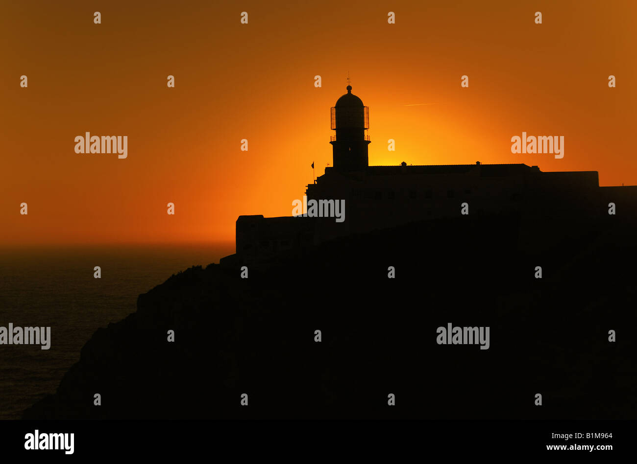 Sunset at the lighthouse at Cape St Vincent,Sagres Stock Photo - Alamy