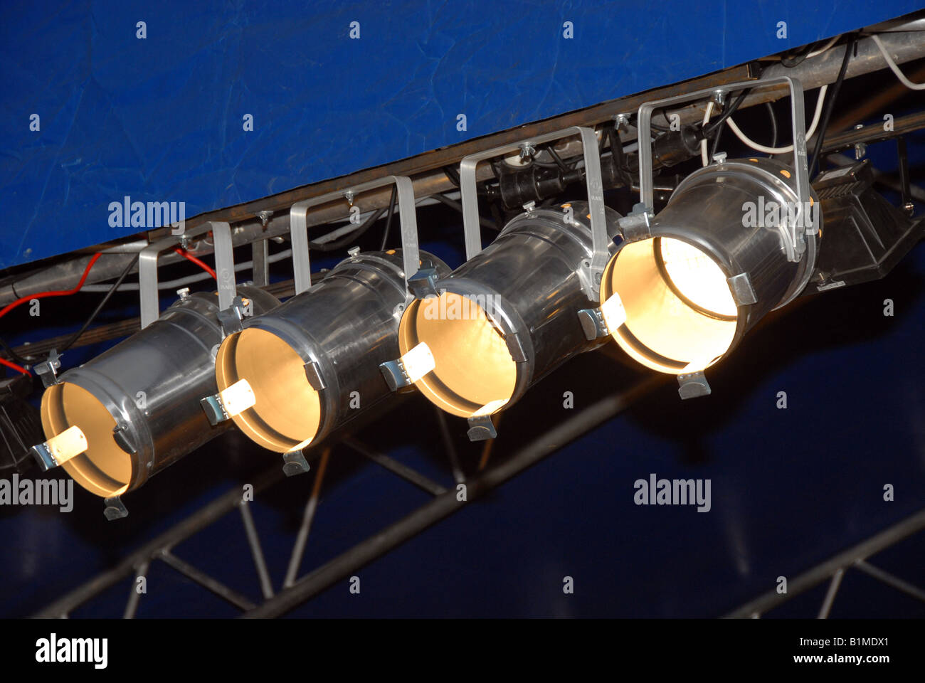 Stage lighting hi-res stock photography and images - Alamy