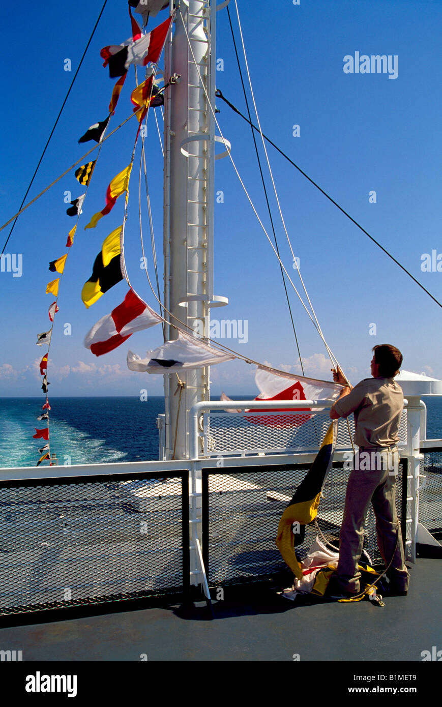 British flag on sailing boat hi-res stock photography and images - Alamy