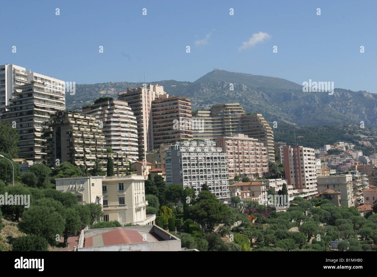 French apartment blocks hi-res stock photography and images - Alamy