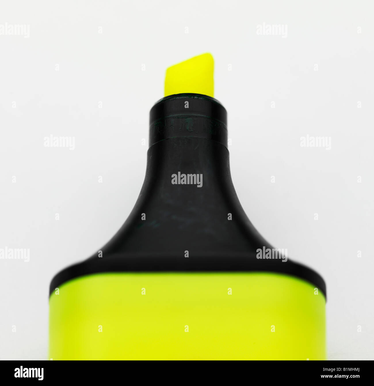 yellow highlighter to underline to emphasize text fluorescent ...