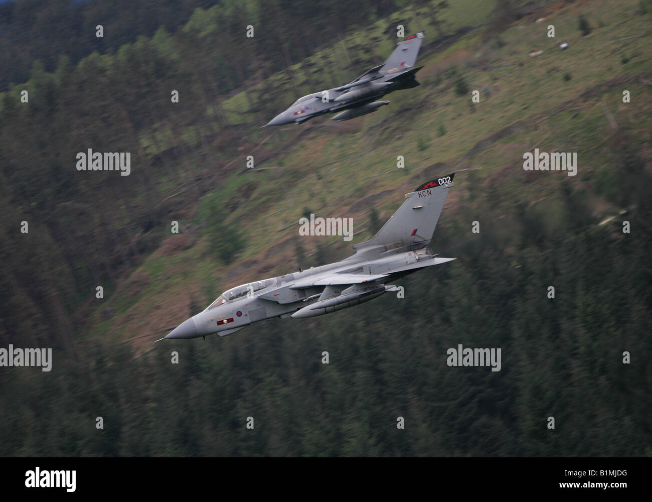 Low level aircraft hi-res stock photography and images - Alamy