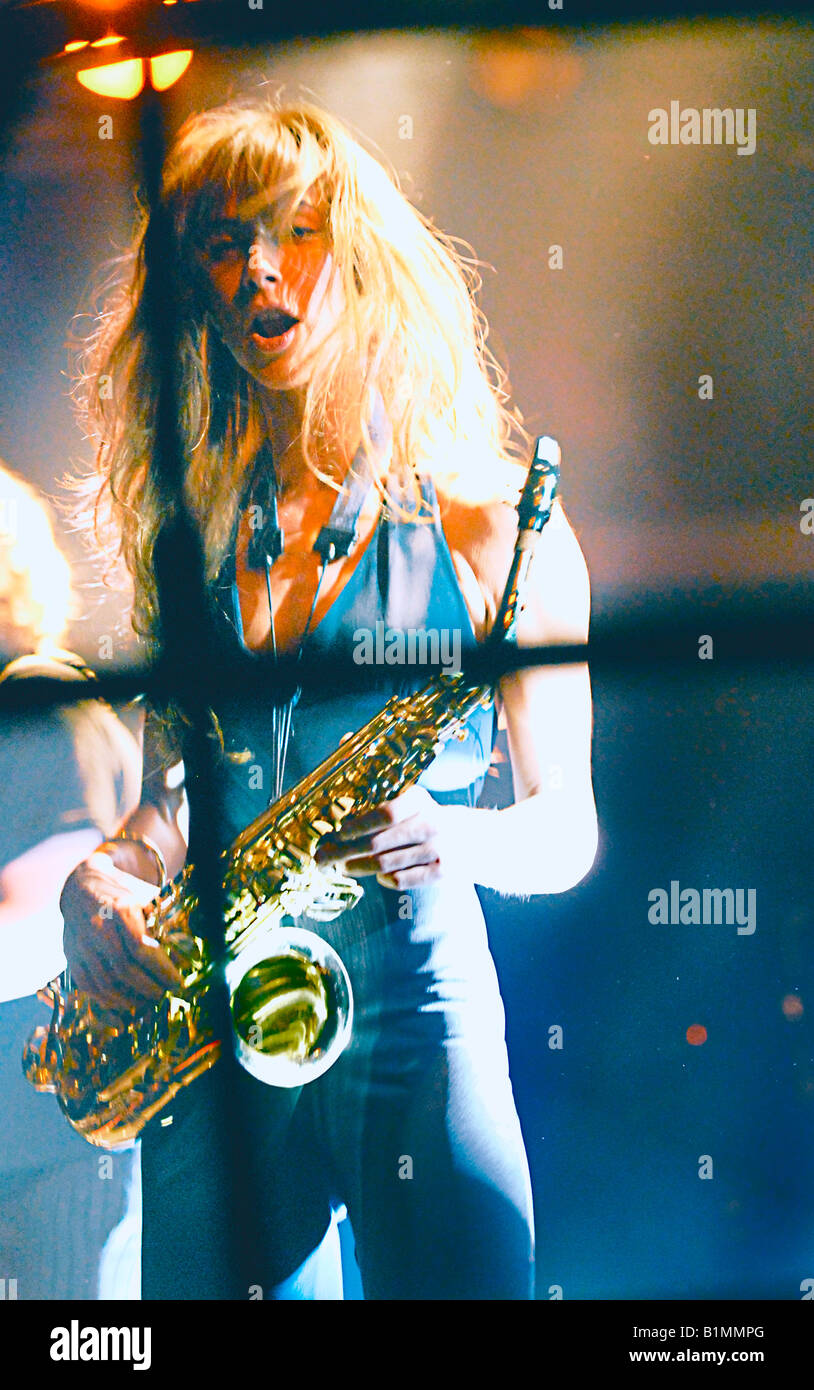 The zutons hi-res stock photography and images - Alamy