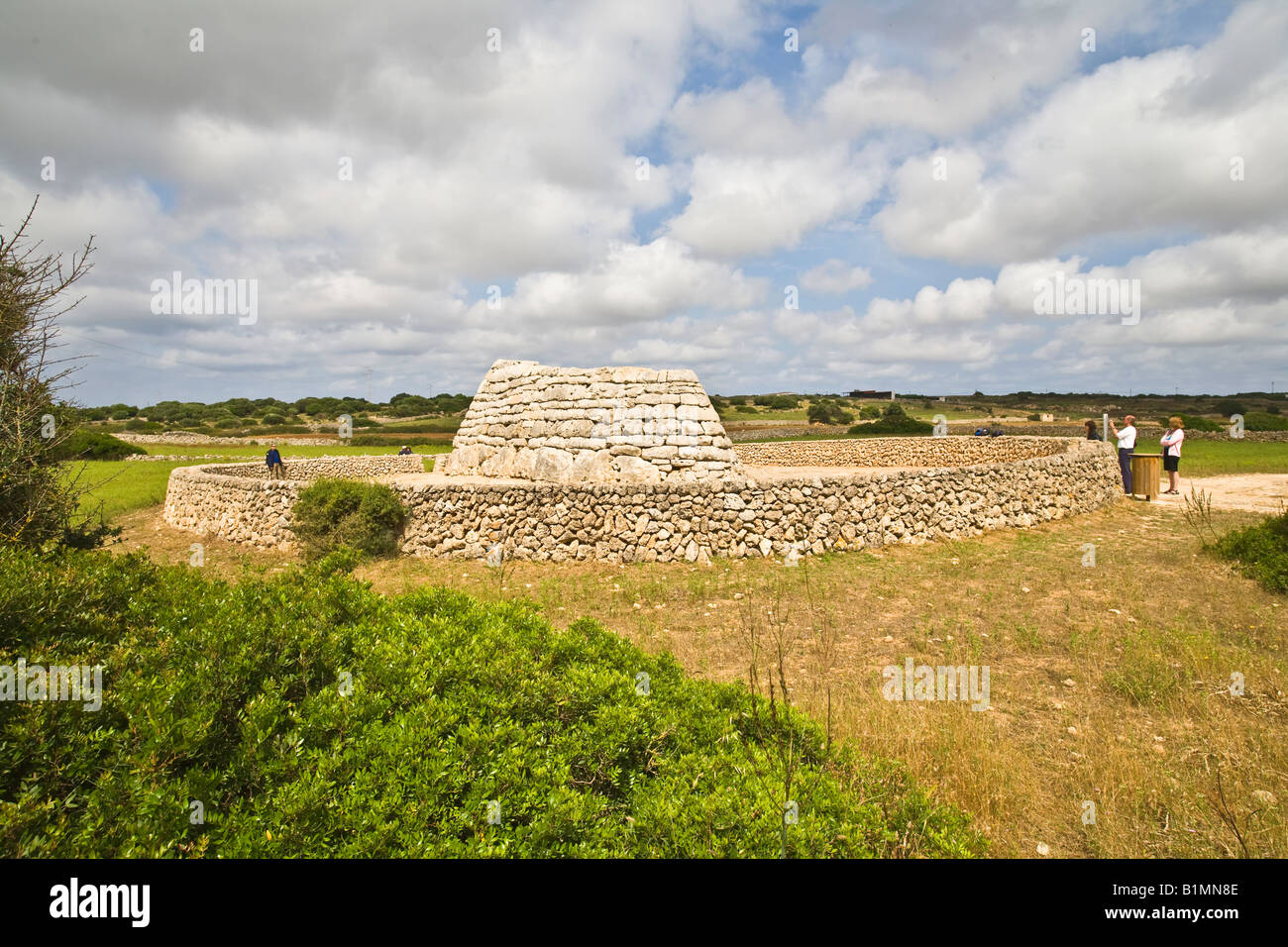 Naveta des Tudons Menorca Minorca Stock Photo - Alamy