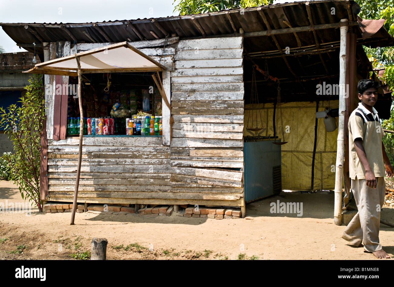 INDIA KERALA Tiny store and fish market on the backwater canals of ...