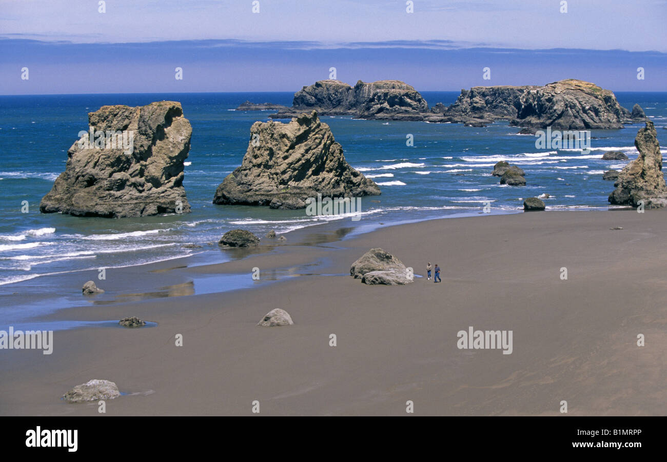 A view of the sea stacks and beach at Bandon Oregon Stock Photo - Alamy