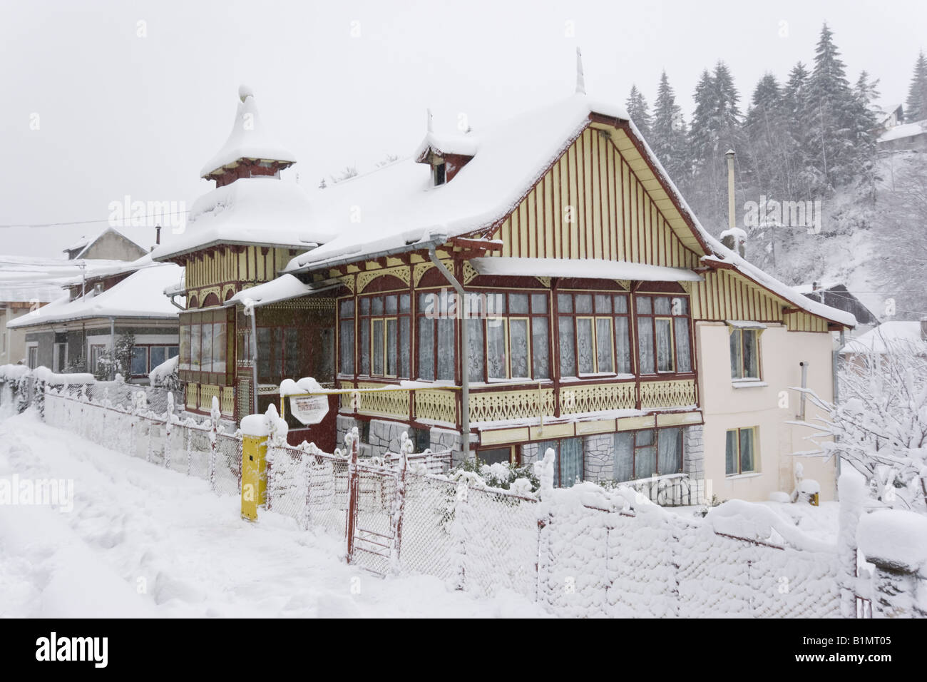 Traditional House Busteni Romania Stock Photo - Alamy