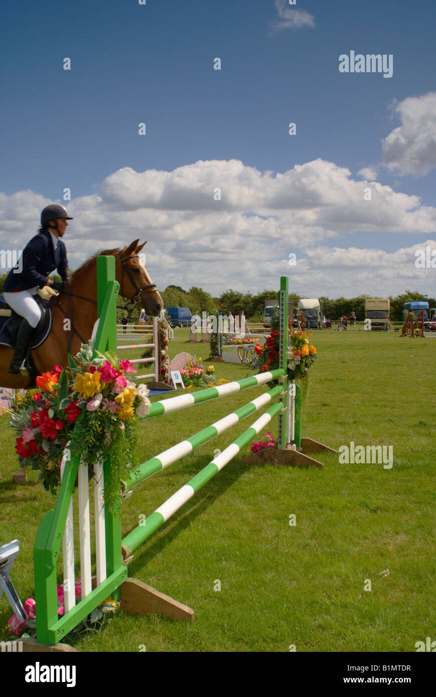 Show jump fence hi-res stock photography and images - Alamy