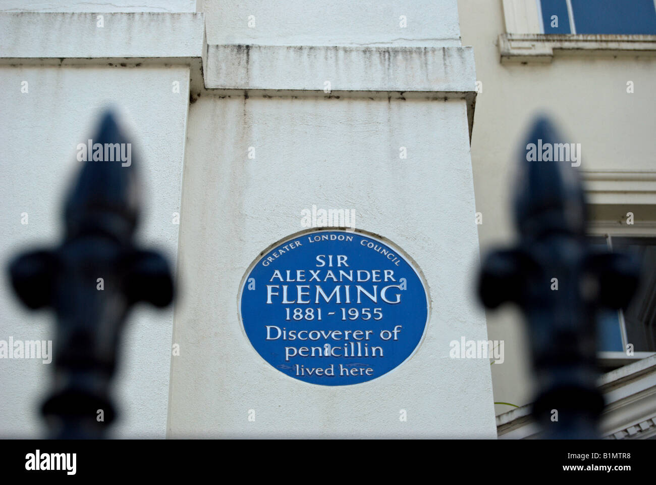 blue plaque marking a former home of sir alexander fleming, discoverer ...