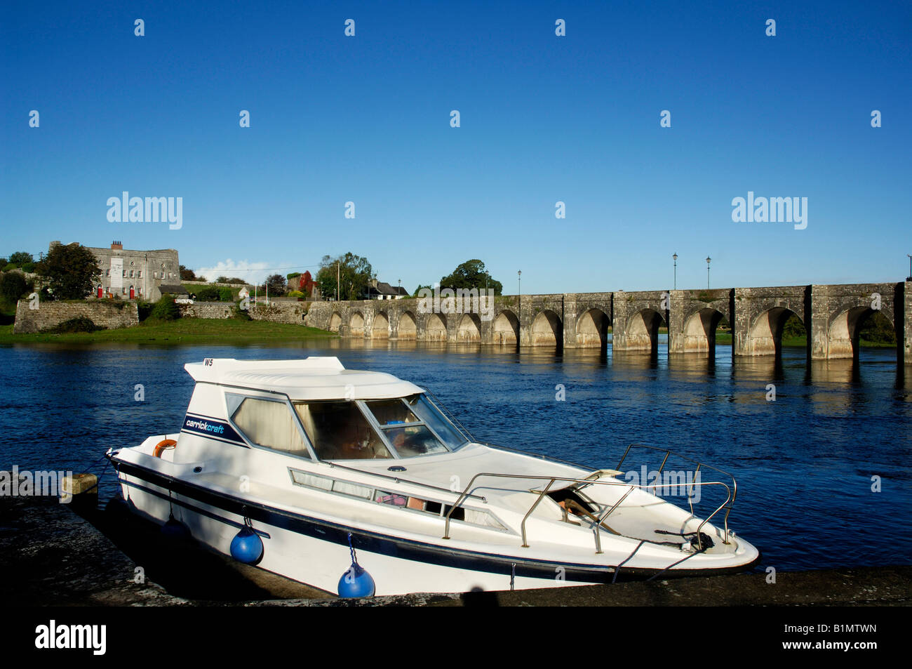 Shannonbridge hi-res stock photography and images - Alamy