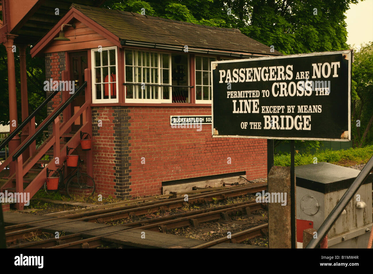 Redundant signal box hi-res stock photography and images - Alamy