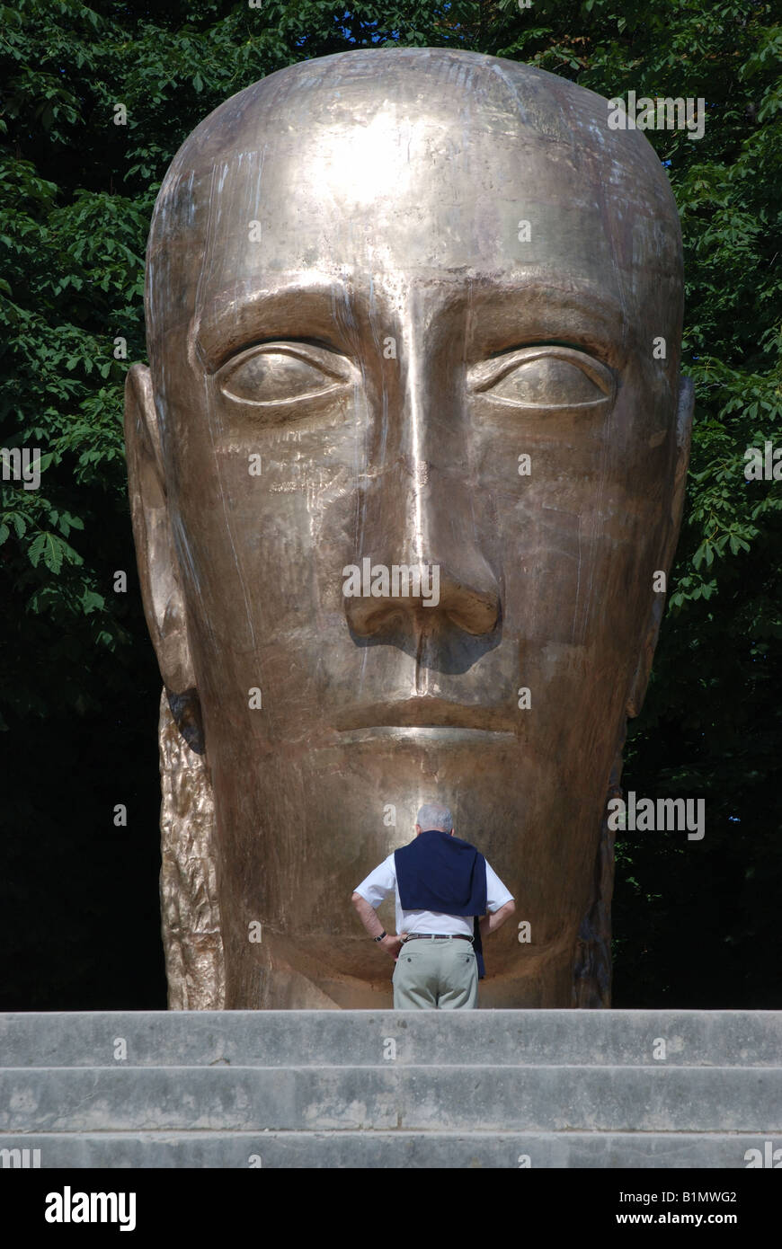 Primitive bronze sculpture hi-res stock photography and images - Alamy