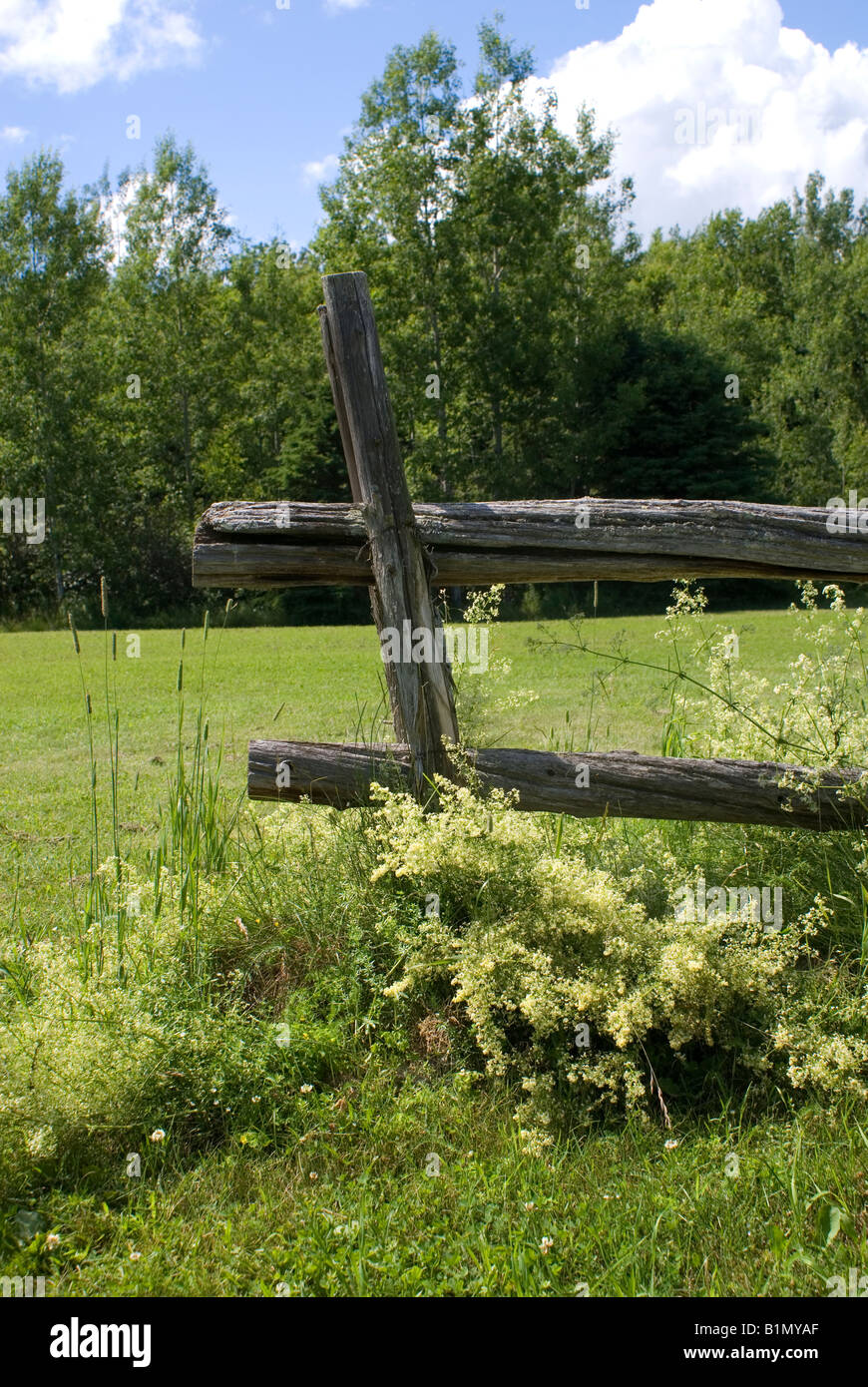 Farm posts hi-res stock photography and images - Alamy