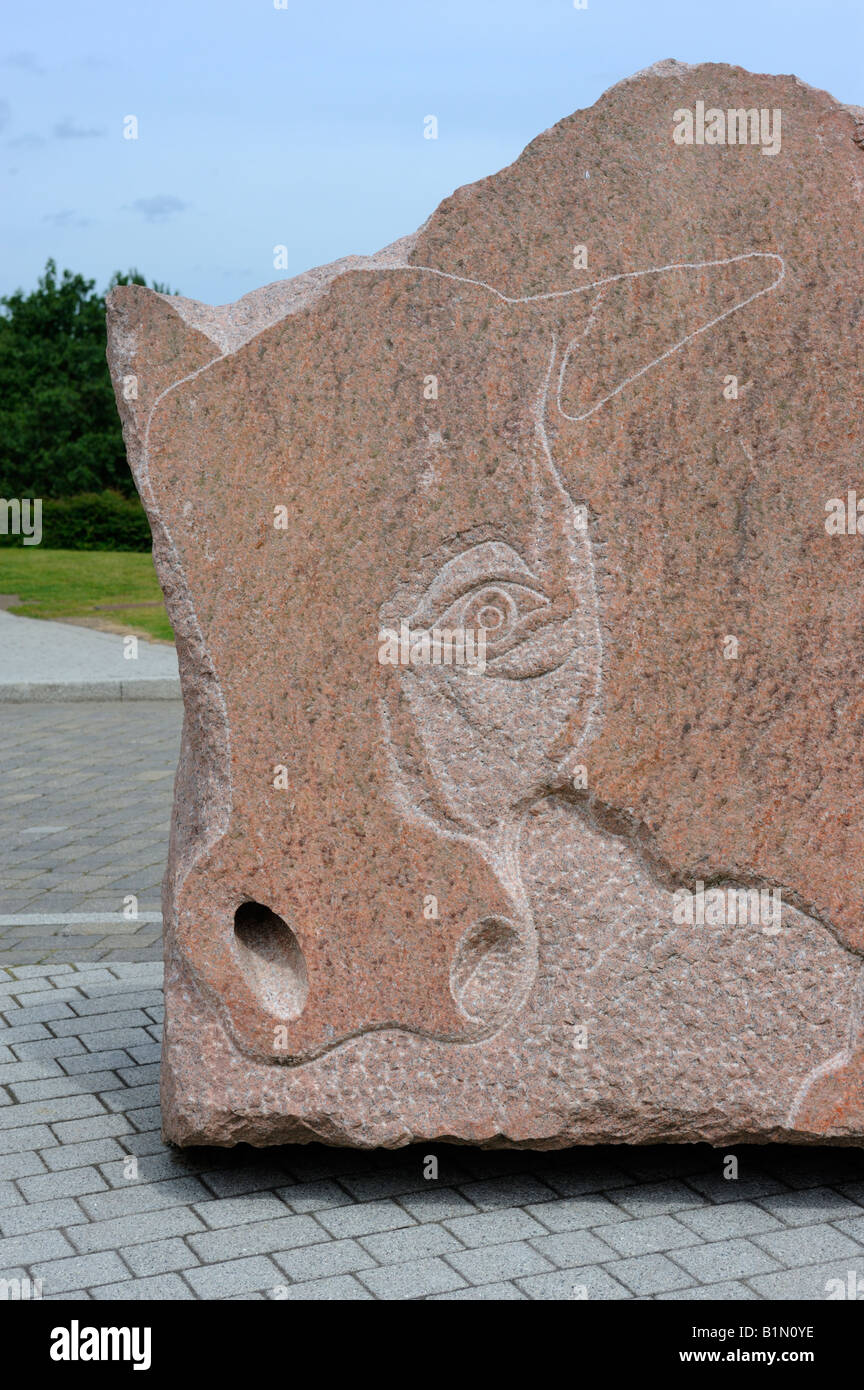 "Bison", 2000, (detail), outdoor sculpture by Ronald Rae. Falkirk Wheel ...