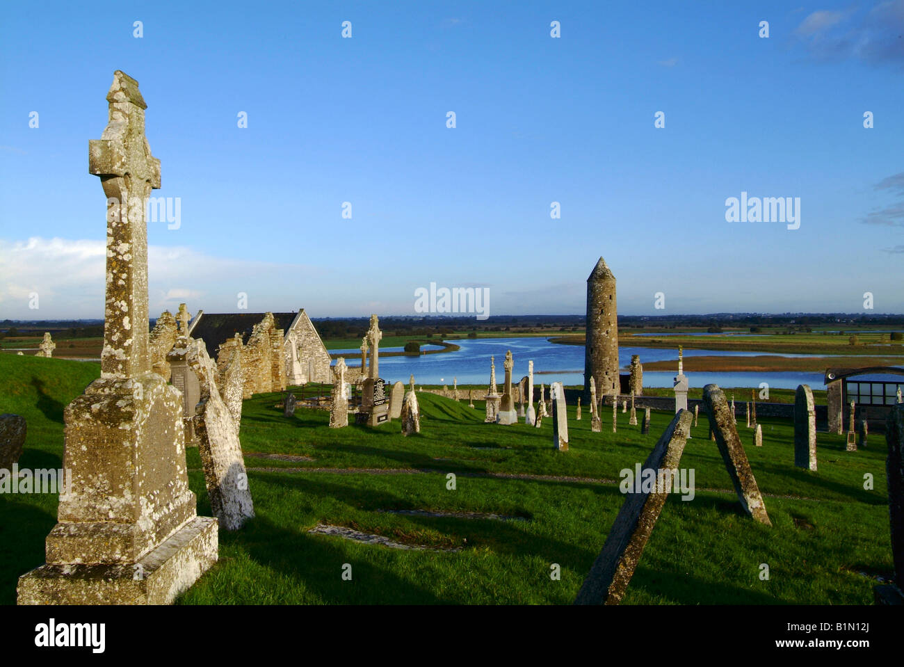 Clonmacnoise round tower hi-res stock photography and images - Alamy