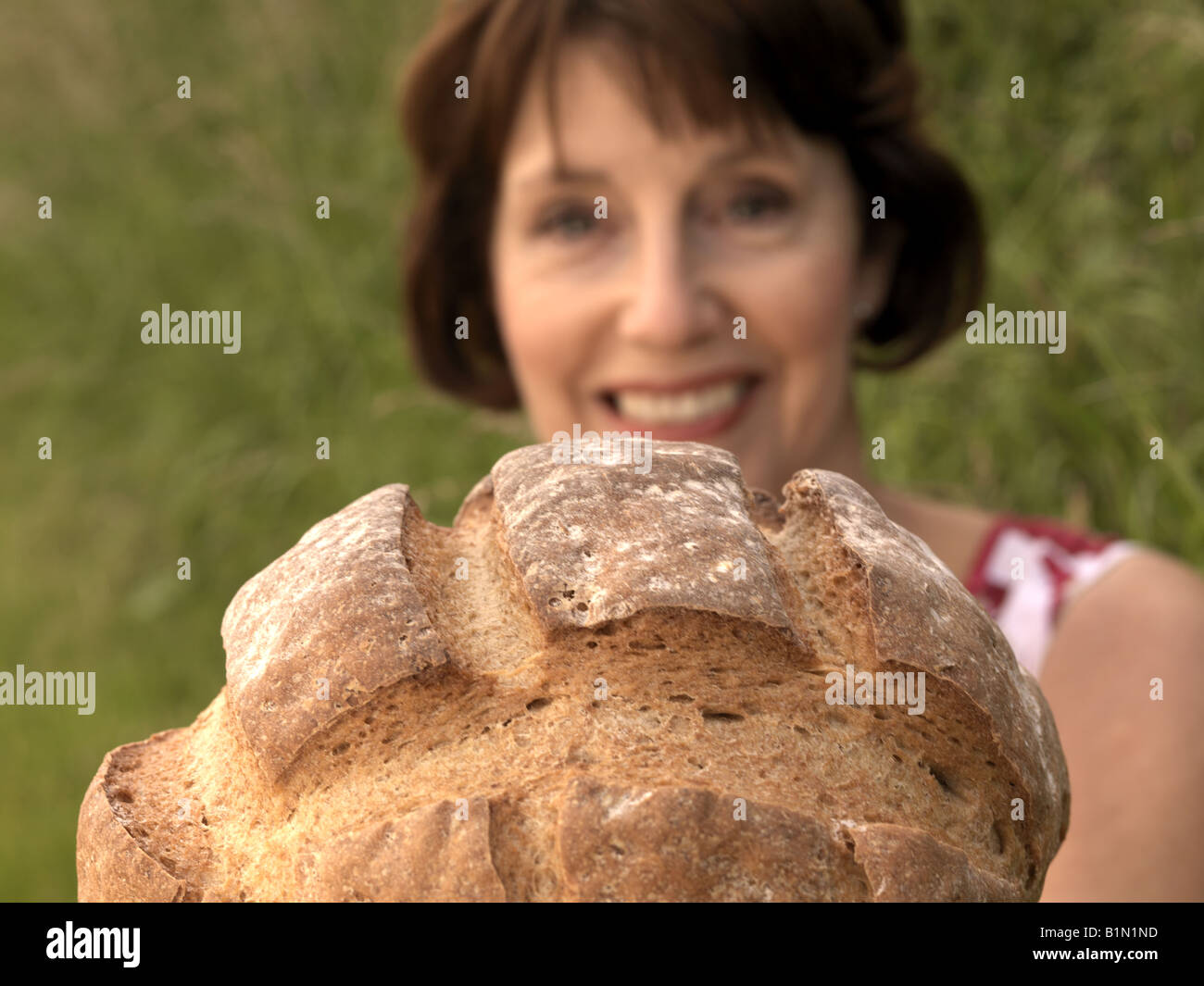 Woman bread fifties hi-res stock photography and images - Alamy