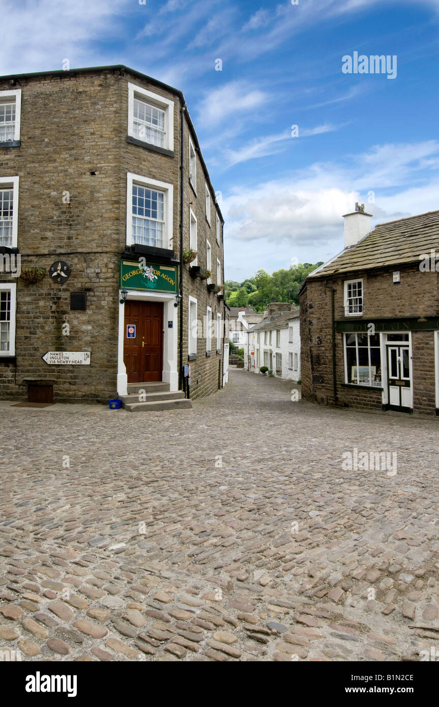 George and Dragon Pub and cobbled street in Village Centre Dent ...