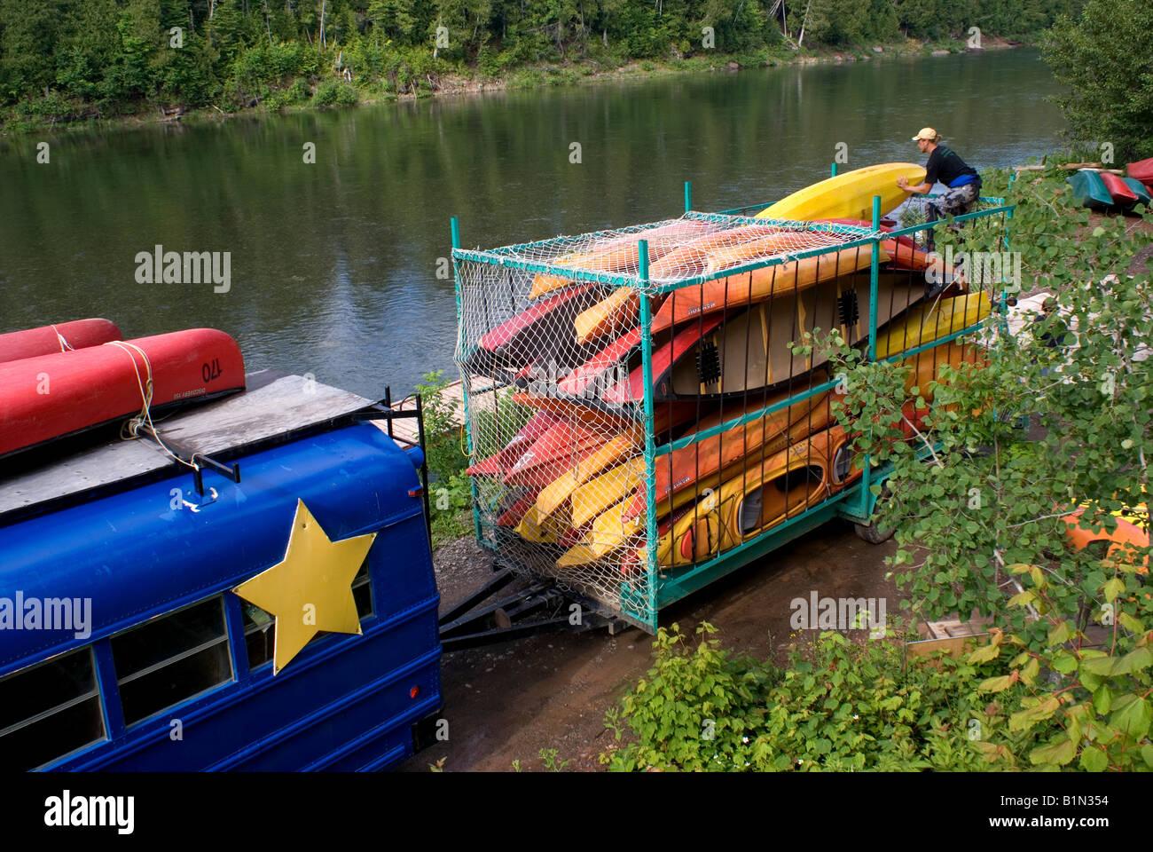 loading canoes on Cime Adventure bus Stock Photo - Alamy