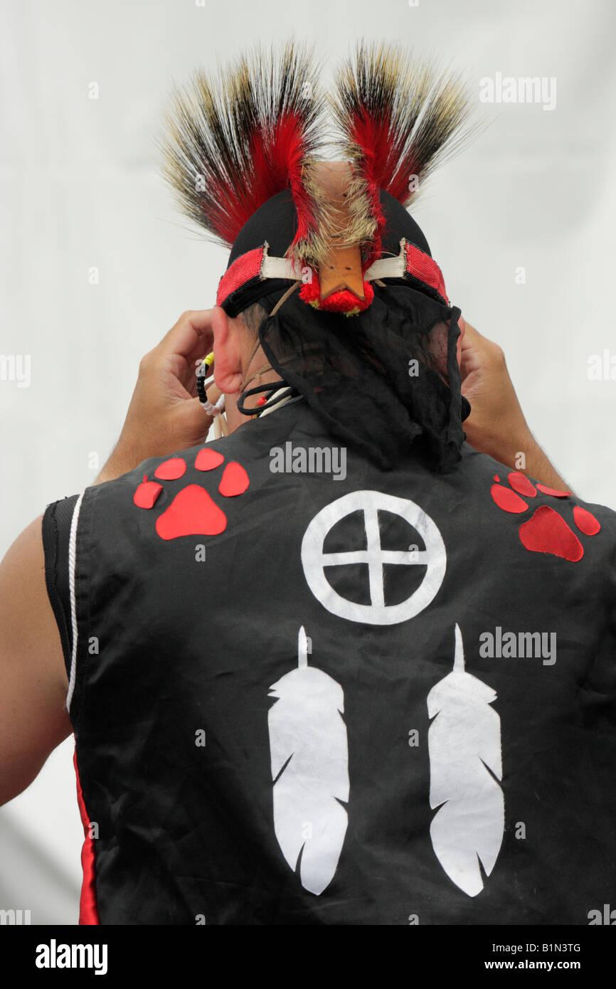 Aboriginal dress hi-res stock photography and images - Alamy