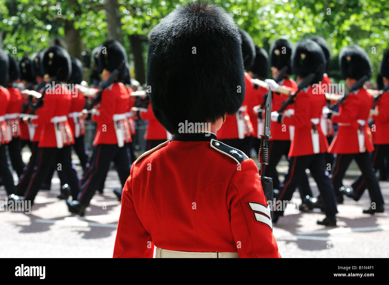 Trooping the colour welsh guards hi-res stock photography and images ...