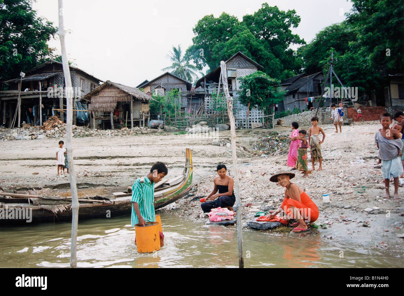Myanmar Burma Sagaing Women Washing Clothes In The Ayeyarwaddy River ...
