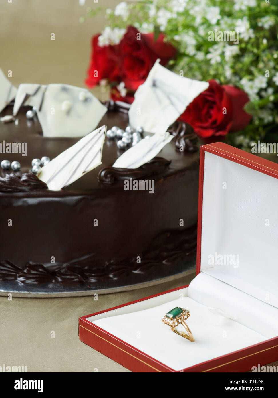Cake gift hi-res stock photography and images - Alamy