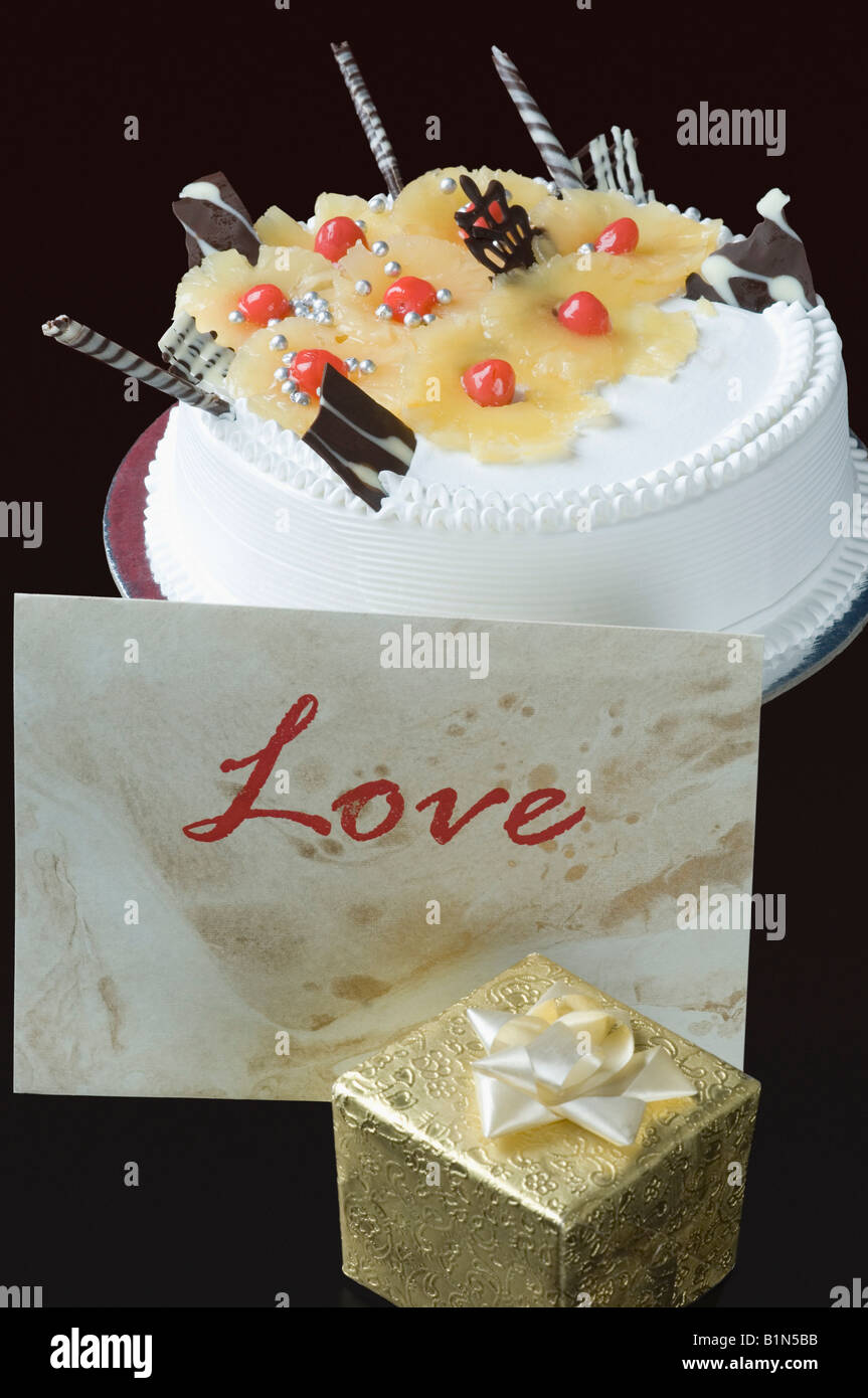 Vertical birthday card cake hi-res stock photography and images - Alamy