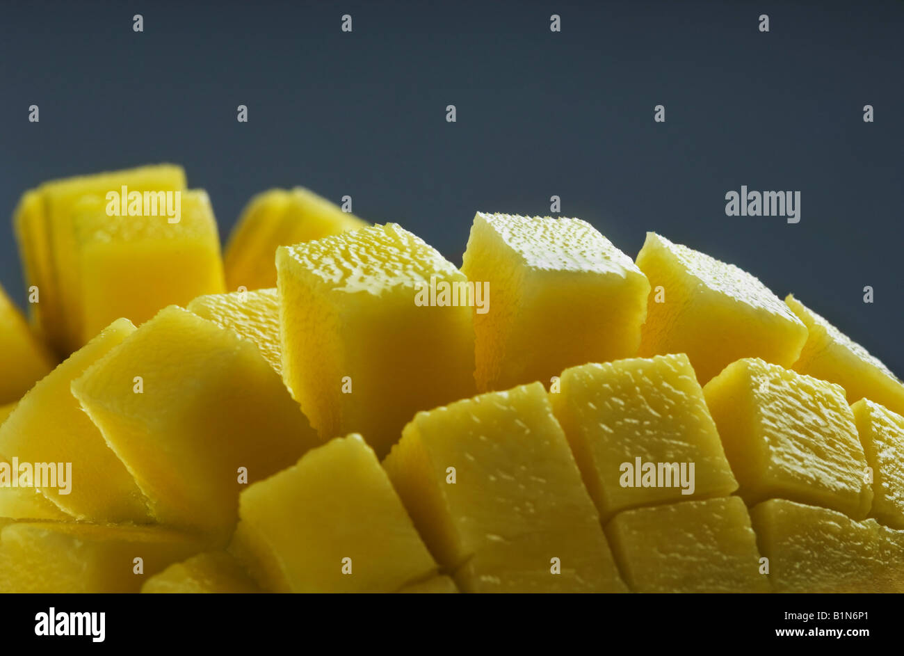 Close-up of mango slices cut into segments Stock Photo - Alamy