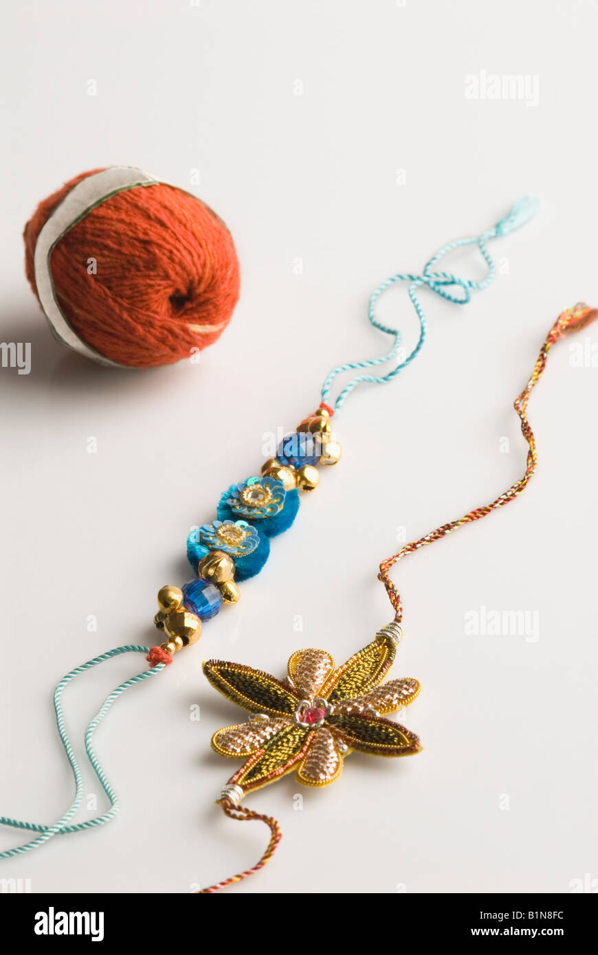 Moli thread hi-res stock photography and images - Alamy